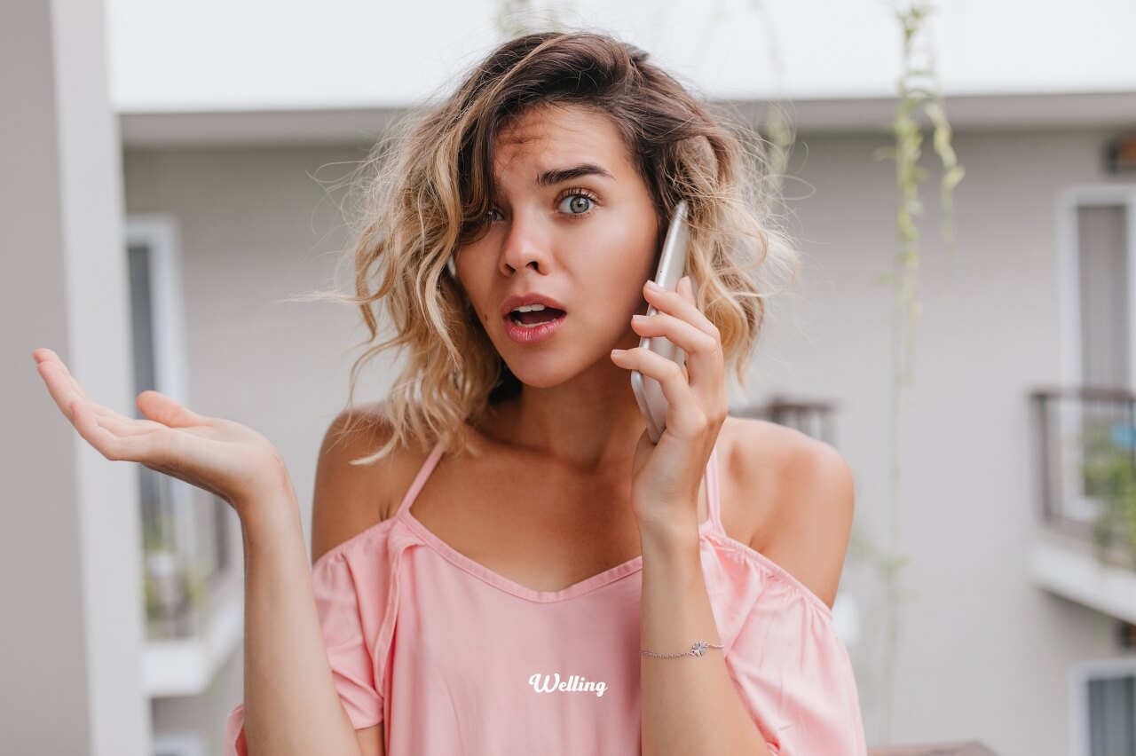 Hang up - Meaning & Examples